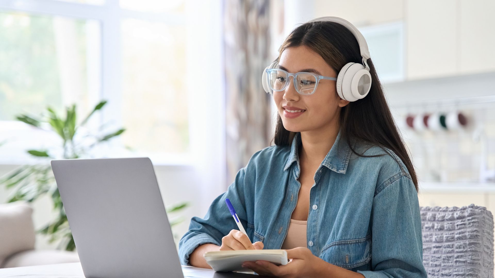 Online Writing Programs for Teens: Nurturing a Lifelong Love for ...